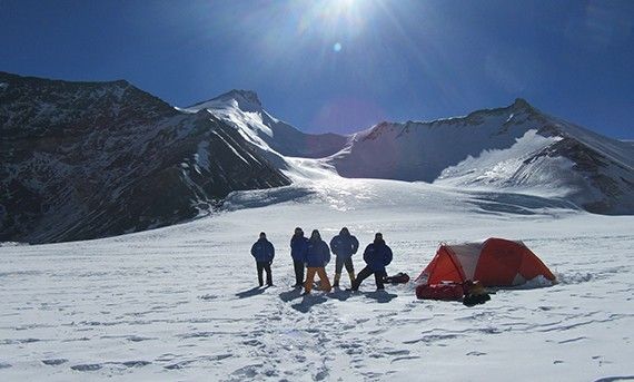 Successful expedition of Mt. Everest from Tibet